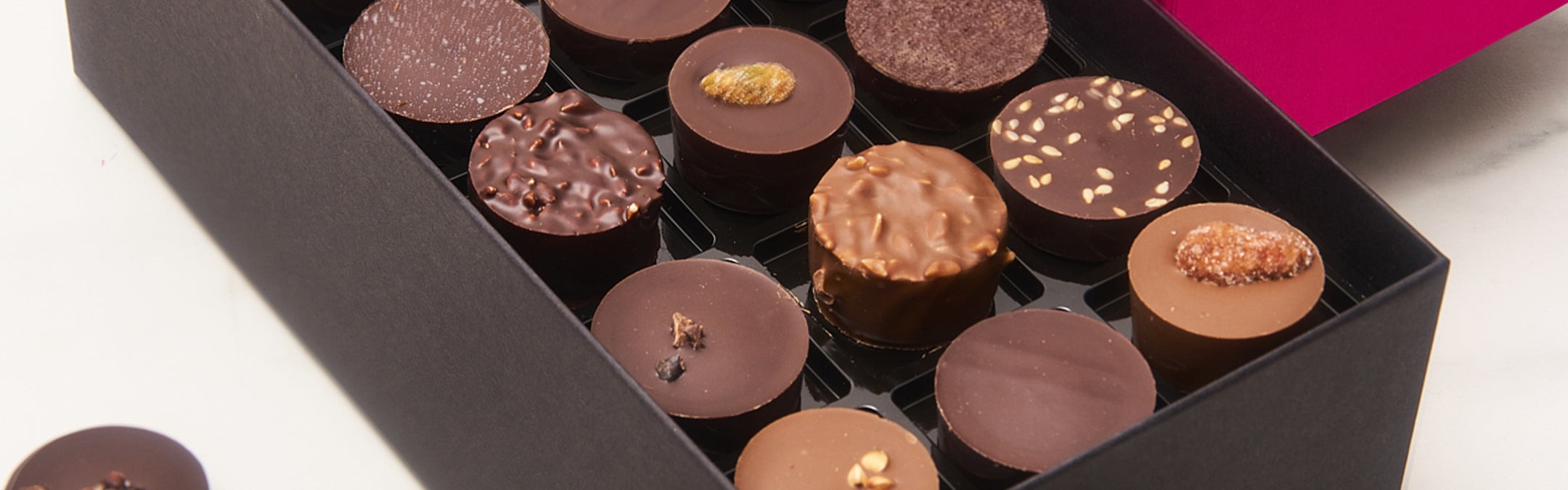 Pre-packaged fresh macarons & chocolates | FAUCHON Paris